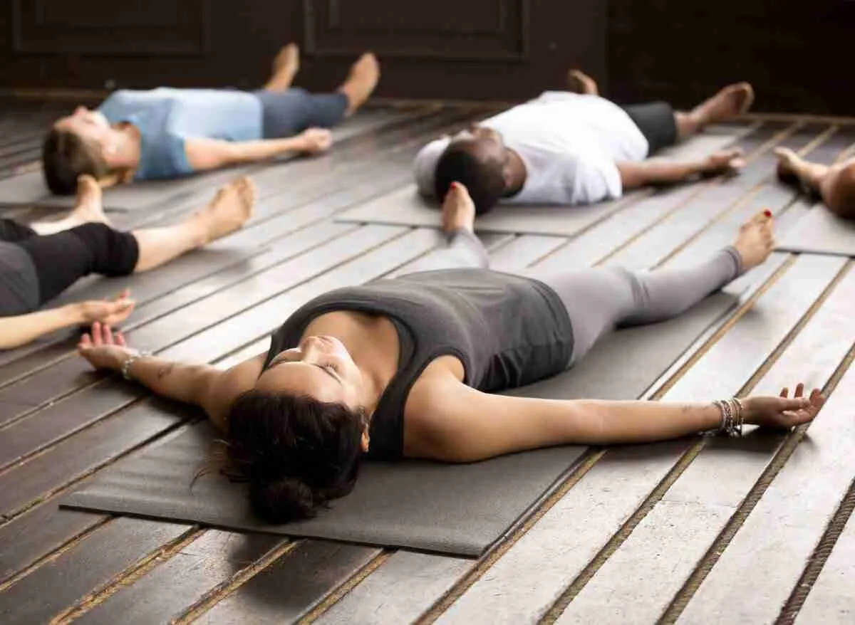 How Long To Hold Yoga Poses (This Long!) | Altinify